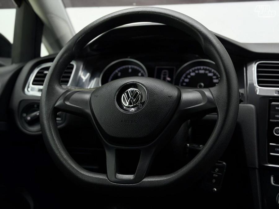 Black Volkswagen Golf 2017 in Avizieniai, with an engine capacity of 1.60 L and mileage of 255 thousand km for 6690 €, photo 16 on AUTOMOTO.COM.LV