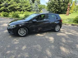 Black Volkswagen Golf 2017 in Kaisiadorys, with an engine capacity of 1.60 L and mileage of 348 thousand km for 4900 €, photo 6 on AUTOMOTO.COM.LV