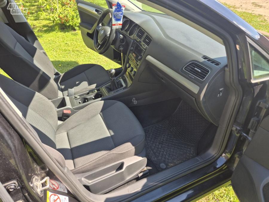 Black Volkswagen Golf 2017 in Kaisiadorys, with an engine capacity of 1.60 L and mileage of 348 thousand km for 4900 €, photo 14 on AUTOMOTO.COM.LV