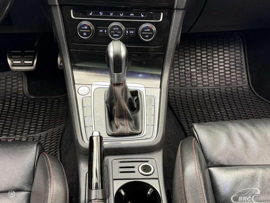 Black Volkswagen Golf 2017 in Vilnius, with an engine capacity of 1.98 L and mileage of 163 thousand km for 9700 €, photo 19 on AUTOMOTO.COM.LV