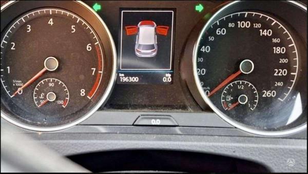 Melns Volkswagen Golf 2017 Telšiai, ar dzinēja tilpumu 1.40 L un nobraukumu 196 tūkst. km par 2100 €, foto 5 vietnē AUTOMOTO.COM.LV