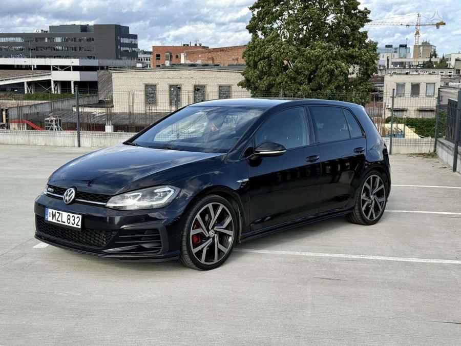 Black Volkswagen Golf 2017 in Vilnius, with an engine capacity of 1.97 L and mileage of 219 thousand km for 14200 €, photo 1 on AUTOMOTO.COM.LV