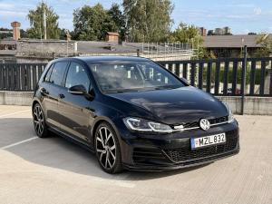Black Volkswagen Golf 2017 in Vilnius, with an engine capacity of 1.97 L and mileage of 219 thousand km for 14200 €, photo 3 on AUTOMOTO.COM.LV