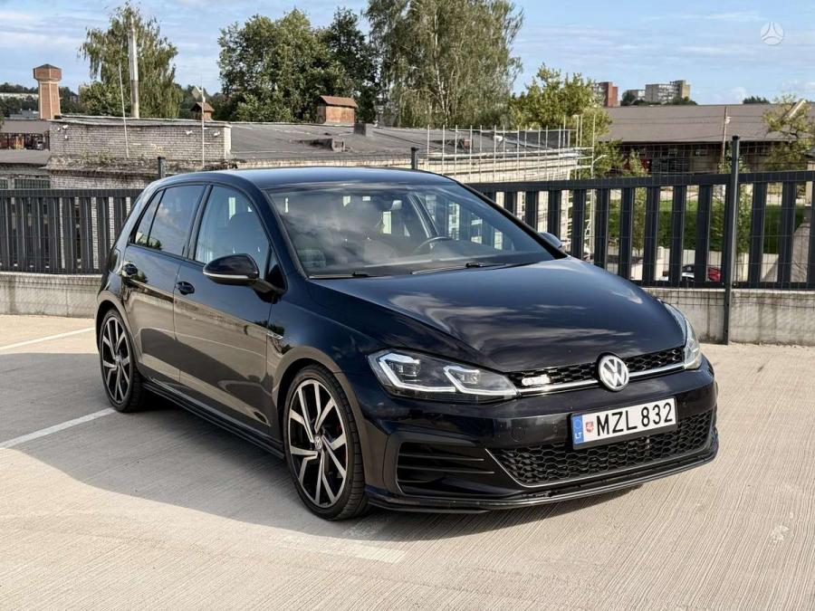 Black Volkswagen Golf 2017 in Vilnius, with an engine capacity of 1.97 L and mileage of 219 thousand km for 14200 €, photo 3 on AUTOMOTO.COM.LV