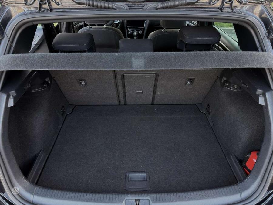 Black Volkswagen Golf 2017 in Vilnius, with an engine capacity of 1.97 L and mileage of 219 thousand km for 14200 €, photo 11 on AUTOMOTO.COM.LV
