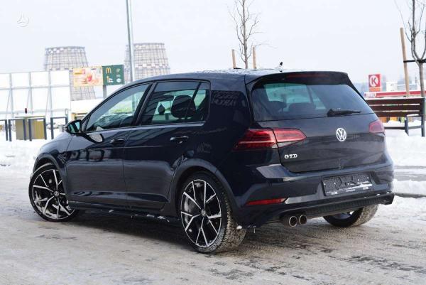 Black Volkswagen Golf 2018 in Vilnius, with an engine capacity of 1.97 L and mileage of 246 thousand km for 11550 €, photo 4 on AUTOMOTO.COM.LV