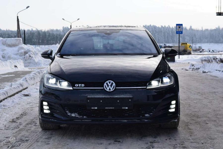 Black Volkswagen Golf 2018 in Vilnius, with an engine capacity of 1.97 L and mileage of 246 thousand km for 11550 €, photo 5 on AUTOMOTO.COM.LV