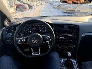 Black Volkswagen Golf 2018 in Klaipeda, with an engine capacity of 1.40 L and mileage of 216 thousand km for 10950 €, photo 9 on AUTOMOTO.COM.LV