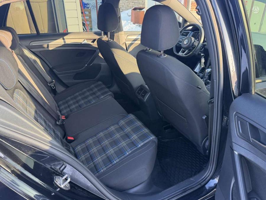 Black Volkswagen Golf 2018 in Klaipeda, with an engine capacity of 1.40 L and mileage of 216 thousand km for 10950 €, photo 18 on AUTOMOTO.COM.LV