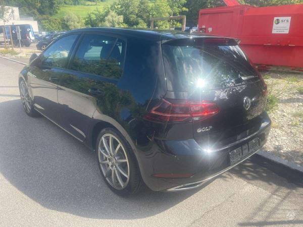 Black Volkswagen Golf 2018 in Vilnius, with an engine capacity of 1.40 L and mileage of 211 thousand km for 10700 €, photo 6 on AUTOMOTO.COM.LV