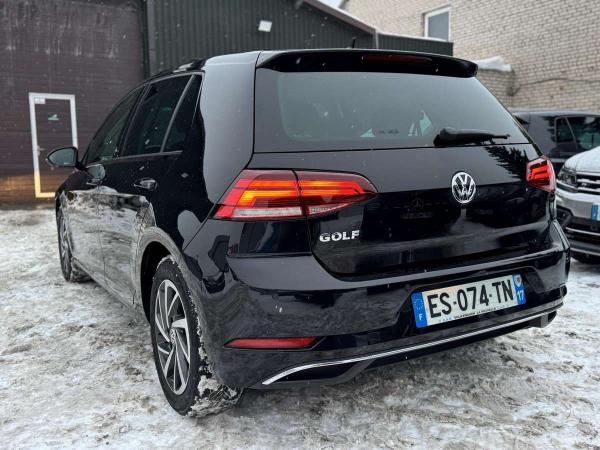 Melns Volkswagen Golf 2018 Kauņa, ar dzinēja tilpumu 1.97 L un nobraukumu 221 tūkst. km par 8990 €, foto 1 vietnē AUTOMOTO.COM.LV