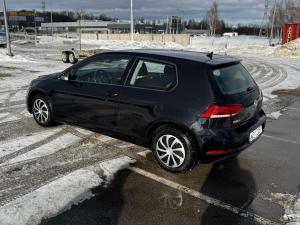 Black Volkswagen Golf 2018 in Kaunas, with an engine capacity of 1.60 L and mileage of 299 thousand km for 7300 €, photo 3 on AUTOMOTO.COM.LV