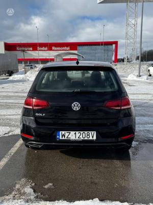 Black Volkswagen Golf 2018 in Kaunas, with an engine capacity of 1.60 L and mileage of 299 thousand km for 7300 €, photo 4 on AUTOMOTO.COM.LV