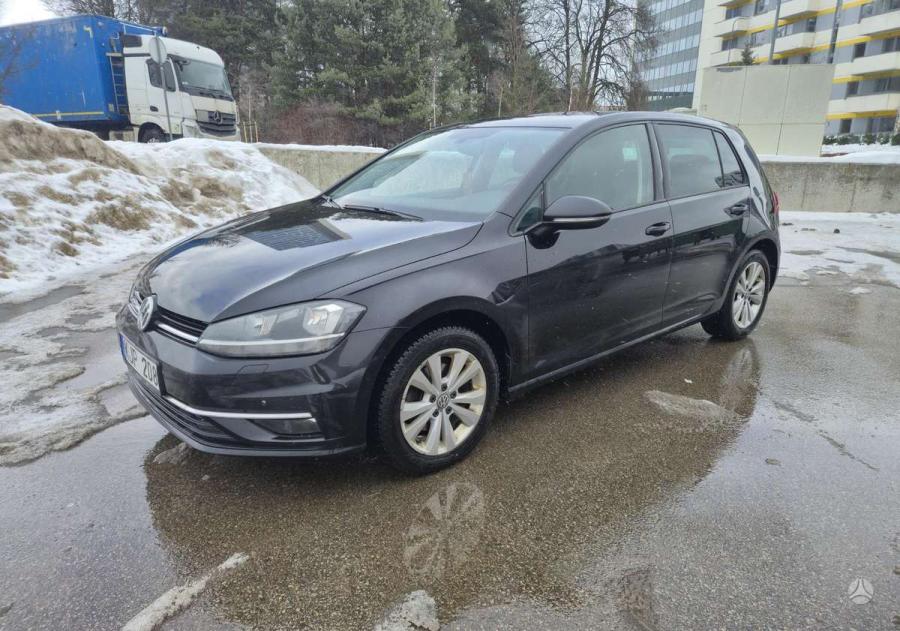 Black Volkswagen Golf 2018 in Vilnius, with an engine capacity of 1.40 L and mileage of 152 thousand km for 11500 €, photo 1 on AUTOMOTO.COM.LV