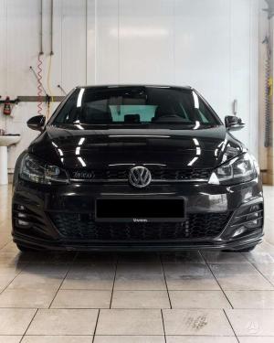 Black Volkswagen Golf 2018 in Vilnius, with an engine capacity of 1.97 L and mileage of 126 thousand km for 18500 €, photo 5 on AUTOMOTO.COM.LV
