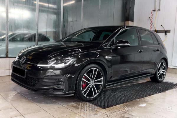 Black Volkswagen Golf 2018 in Vilnius, with an engine capacity of 1.97 L and mileage of 126 thousand km for 18500 €, photo 8 on AUTOMOTO.COM.LV