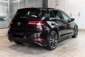 Black Volkswagen Golf 2018 in Vilnius, with an engine capacity of 1.97 L and mileage of 126 thousand km for 18500 €, photo 37 on AUTOMOTO.COM.LV