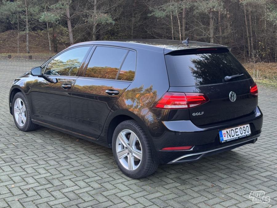 Melns Volkswagen Golf 2018 Lazdijai, ar dzinēja tilpumu 1.60 L un nobraukumu 202 tūkst. km par 9500 €, foto 5 vietnē AUTOMOTO.COM.LV