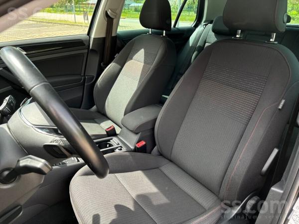 Black Volkswagen Golf 2018 in Ventspils, with an engine capacity of 1.40 L and mileage of 146 thousand km for 11900 €, photo 7 on AUTOMOTO.COM.LV