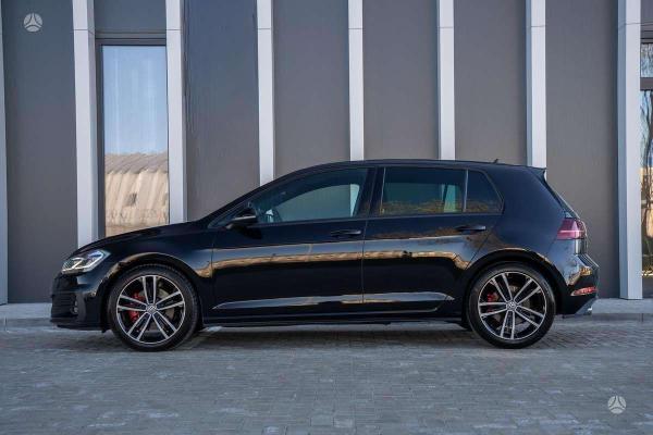 Melns Volkswagen Golf 2018 Viļņa, ar dzinēja tilpumu 1.97 L un nobraukumu 127 tūkst. km par 16299 €, foto 10 vietnē AUTOMOTO.COM.LV