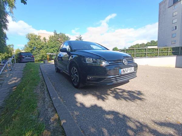 Melns Volkswagen Golf 2018 Viļņa, ar dzinēja tilpumu 1.40 L un nobraukumu 140 tūkst. km par 11000 €, foto 1 vietnē AUTOMOTO.COM.LV
