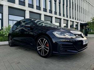 Black Volkswagen Golf 2018 in Vilnius, with an engine capacity of 1.97 L and mileage of 127 thousand km for 15999 €, photo 5 on AUTOMOTO.COM.LV