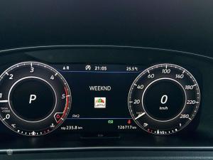 Black Volkswagen Golf 2018 in Vilnius, with an engine capacity of 1.97 L and mileage of 127 thousand km for 15999 €, photo 10 on AUTOMOTO.COM.LV