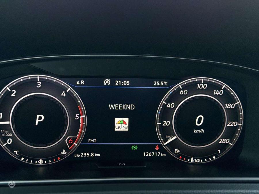 Black Volkswagen Golf 2018 in Vilnius, with an engine capacity of 1.97 L and mileage of 127 thousand km for 15999 €, photo 10 on AUTOMOTO.COM.LV