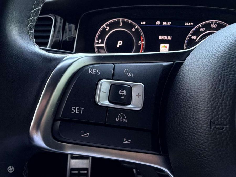 Black Volkswagen Golf 2018 in Vilnius, with an engine capacity of 1.97 L and mileage of 127 thousand km for 15999 €, photo 12 on AUTOMOTO.COM.LV