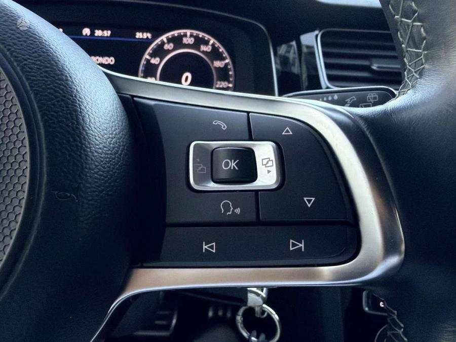 Black Volkswagen Golf 2018 in Vilnius, with an engine capacity of 1.97 L and mileage of 127 thousand km for 15999 €, photo 13 on AUTOMOTO.COM.LV