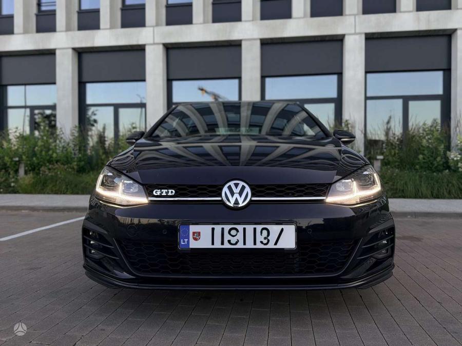 Black Volkswagen Golf 2018 in Vilnius, with an engine capacity of 1.97 L and mileage of 127 thousand km for 15999 €, photo 15 on AUTOMOTO.COM.LV