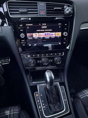 Black Volkswagen Golf 2018 in Vilnius, with an engine capacity of 1.97 L and mileage of 127 thousand km for 15999 €, photo 22 on AUTOMOTO.COM.LV
