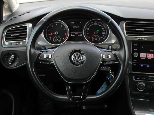 Volkswagen Golf 2018 Viļņa vietnē Melns Volkswagen Golf 2018 Viļņa, ar dzinēja tilpumu 1.50 L un nobraukumu 154 tūkst. km par 12500 €, foto 6 vietnē AUTOMOTO.COM.LV