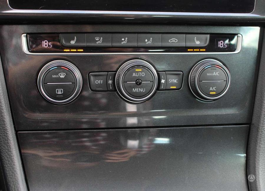 Melns Volkswagen Golf 2018 Viļņa, ar dzinēja tilpumu 1.50 L un nobraukumu 154 tūkst. km par 12500 €, foto 12 vietnē AUTOMOTO.COM.LV