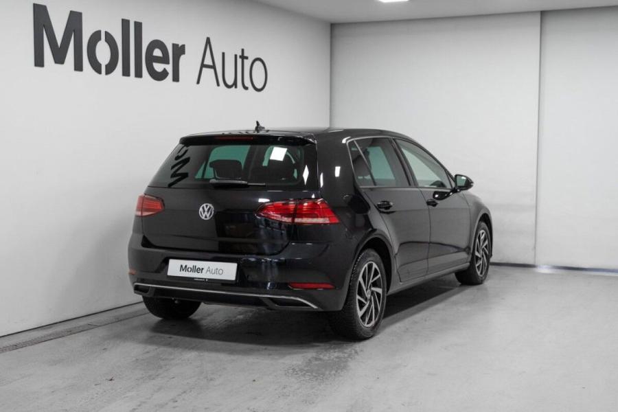 Melns Volkswagen Golf 2019 Viļņa, ar dzinēja tilpumu 1.60 L un nobraukumu 106 tūkst. km par 9900 €, foto 6 vietnē AUTOMOTO.COM.LV