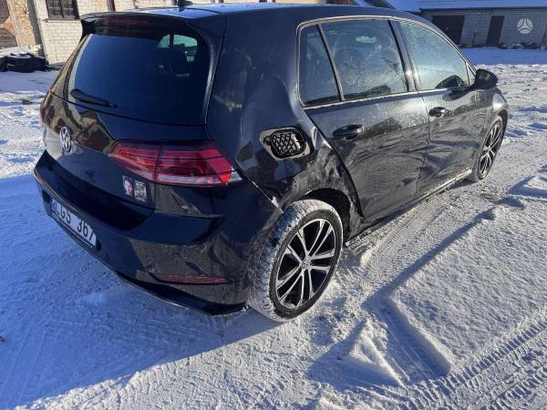 Black Volkswagen Golf 2019 in Kaunas, with an engine capacity of 1.50 L and mileage of 112 thousand km for 8950 €, photo 4 on AUTOMOTO.COM.LV