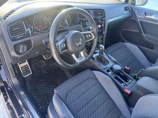 Black Volkswagen Golf 2019 in Kaunas, with an engine capacity of 1.50 L and mileage of 112 thousand km for 8950 €, photo 8 on AUTOMOTO.COM.LV