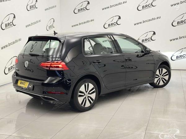 Black Volkswagen Golf 2019 in Vilnius, with an engine capacity of 0.00 L and mileage of 94 thousand km for 10900 €, photo 3 on AUTOMOTO.COM.LV