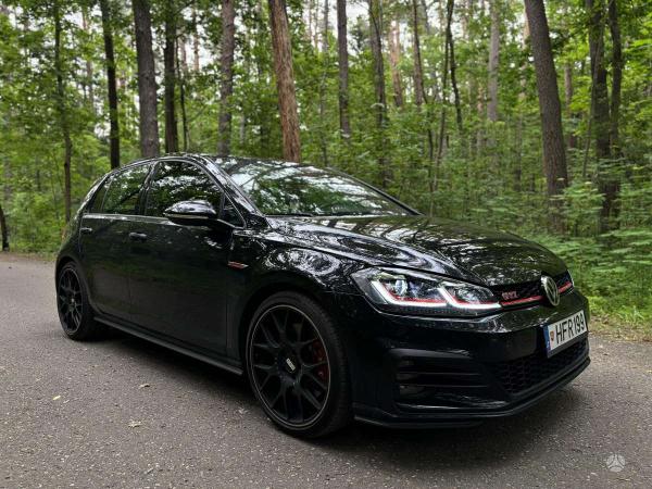 Black Volkswagen Golf 2019 in Vilnius, with an engine capacity of 1.98 L and mileage of 58 thousand km for 18999 €, photo 8 on AUTOMOTO.COM.LV