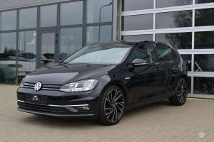 Black Volkswagen Golf 2019 in Vilnius, with an engine capacity of 1.50 L and mileage of 231 thousand km for 12000 €, photo 3 on AUTOMOTO.COM.LV