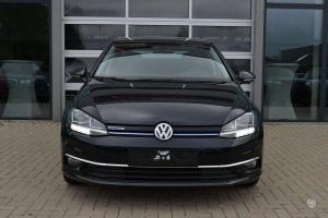 Black Volkswagen Golf 2019 in Vilnius, with an engine capacity of 1.50 L and mileage of 231 thousand km for 12000 €, photo 4 on AUTOMOTO.COM.LV