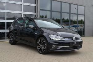 Black Volkswagen Golf 2019 in Vilnius, with an engine capacity of 1.50 L and mileage of 231 thousand km for 12000 €, photo 5 on AUTOMOTO.COM.LV