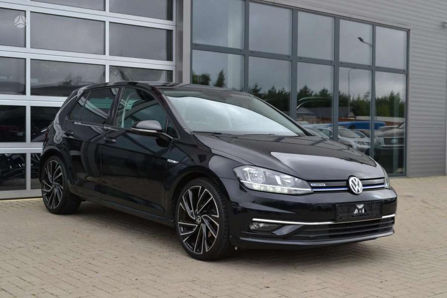 Black Volkswagen Golf 2019 in Vilnius, with an engine capacity of 1.50 L and mileage of 231 thousand km for 12000 €, photo 5 on AUTOMOTO.COM.LV