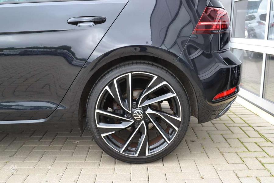 Black Volkswagen Golf 2019 in Vilnius, with an engine capacity of 1.50 L and mileage of 231 thousand km for 12000 €, photo 7 on AUTOMOTO.COM.LV