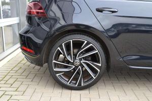 Black Volkswagen Golf 2019 in Vilnius, with an engine capacity of 1.50 L and mileage of 231 thousand km for 12000 €, photo 9 on AUTOMOTO.COM.LV