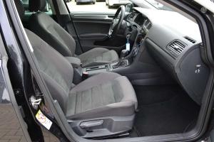 Black Volkswagen Golf 2019 in Vilnius, with an engine capacity of 1.50 L and mileage of 231 thousand km for 12000 €, photo 16 on AUTOMOTO.COM.LV
