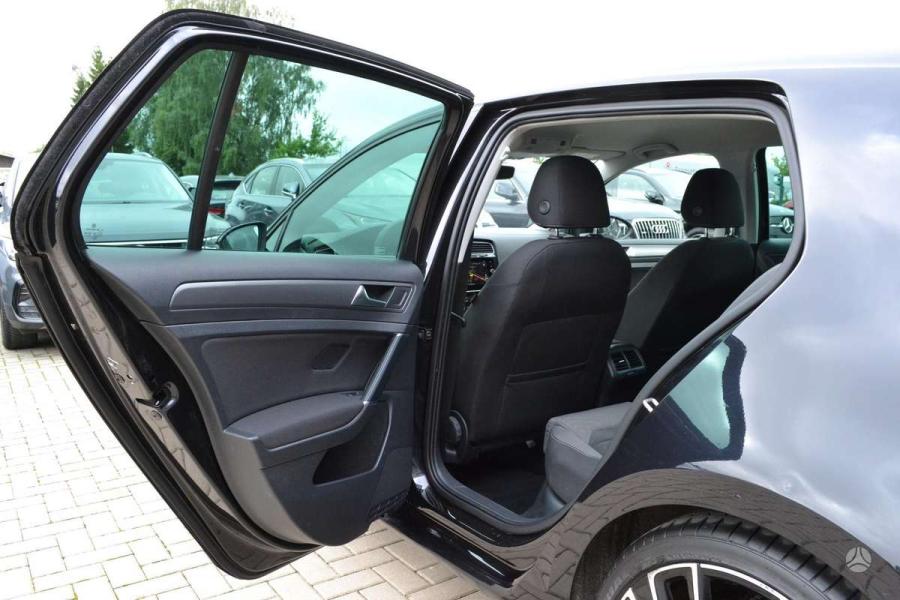 Black Volkswagen Golf 2019 in Vilnius, with an engine capacity of 1.50 L and mileage of 231 thousand km for 12000 €, photo 25 on AUTOMOTO.COM.LV
