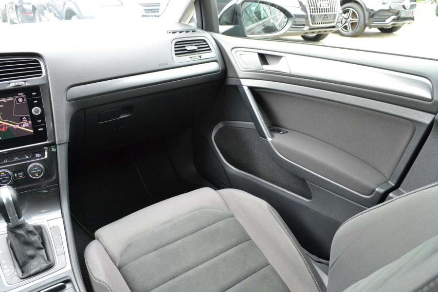 Black Volkswagen Golf 2019 in Vilnius, with an engine capacity of 1.50 L and mileage of 231 thousand km for 12000 €, photo 29 on AUTOMOTO.COM.LV