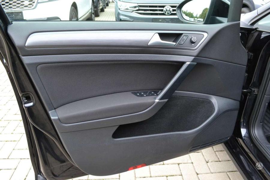 Black Volkswagen Golf 2019 in Vilnius, with an engine capacity of 1.50 L and mileage of 231 thousand km for 12000 €, photo 33 on AUTOMOTO.COM.LV