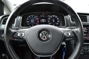 Black Volkswagen Golf 2019 in Vilnius, with an engine capacity of 1.50 L and mileage of 231 thousand km for 12000 €, photo 41 on AUTOMOTO.COM.LV